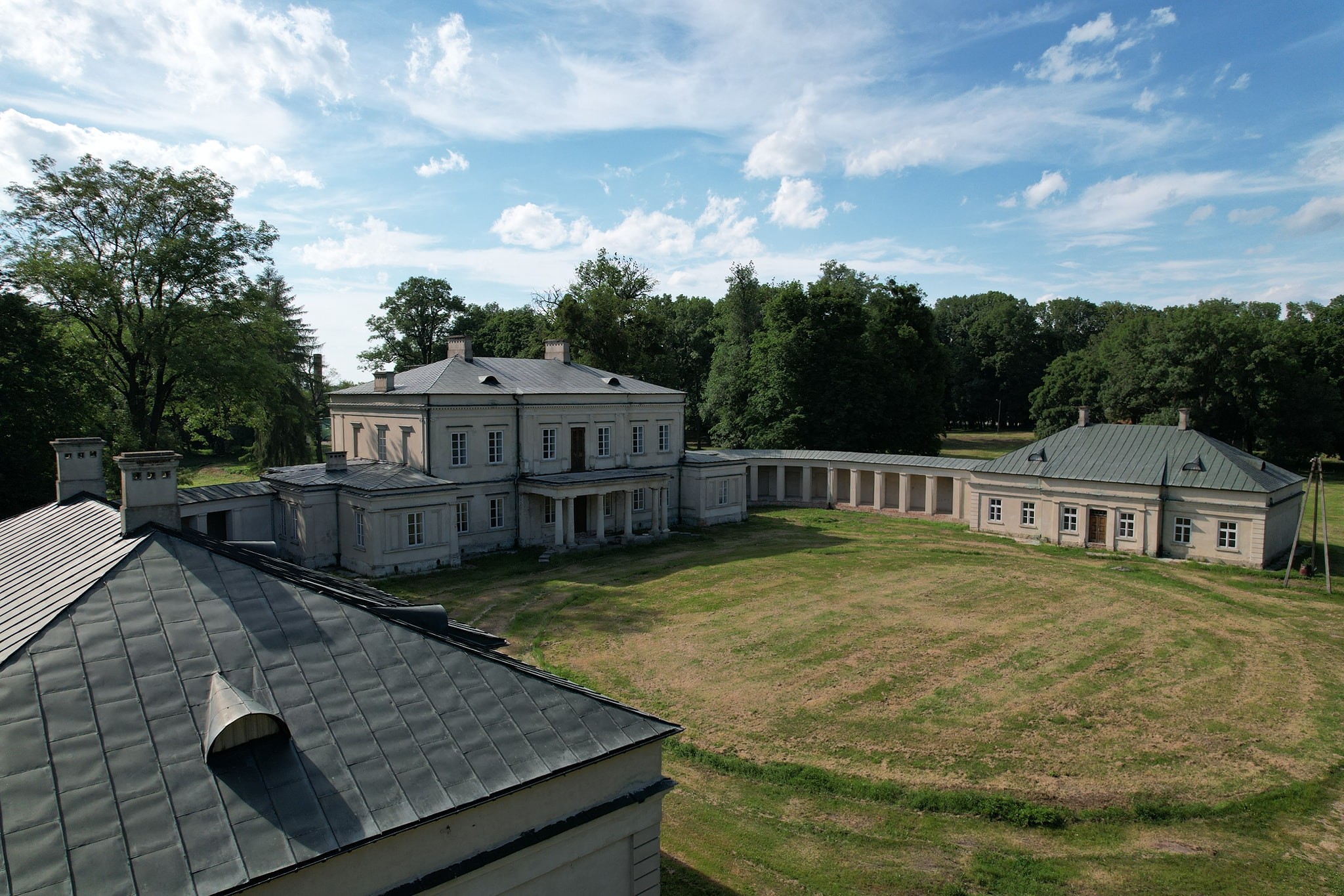 Château classique à vendre dans le sud-est de la Pologne