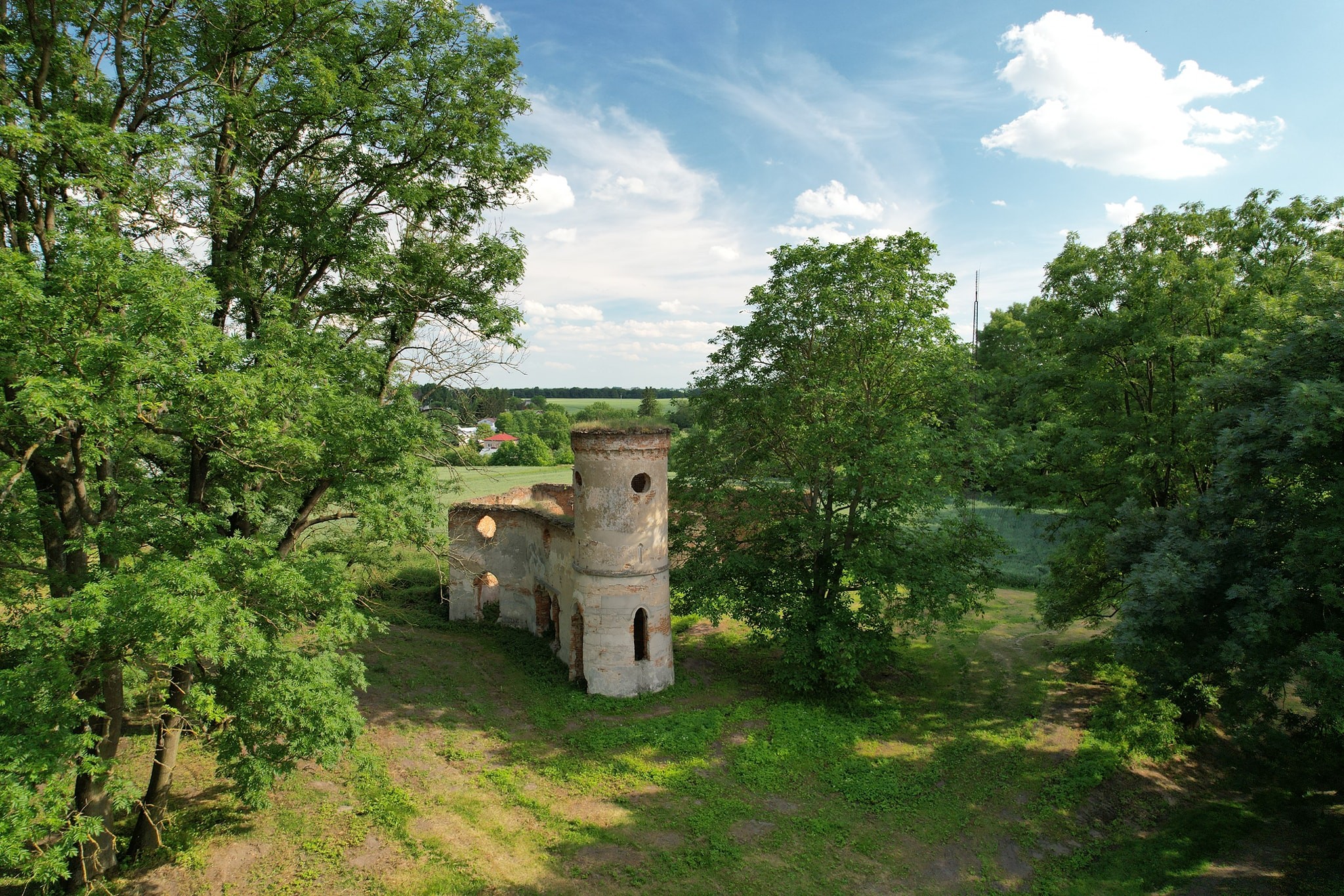 Château classique à vendre dans le sud-est de la Pologne